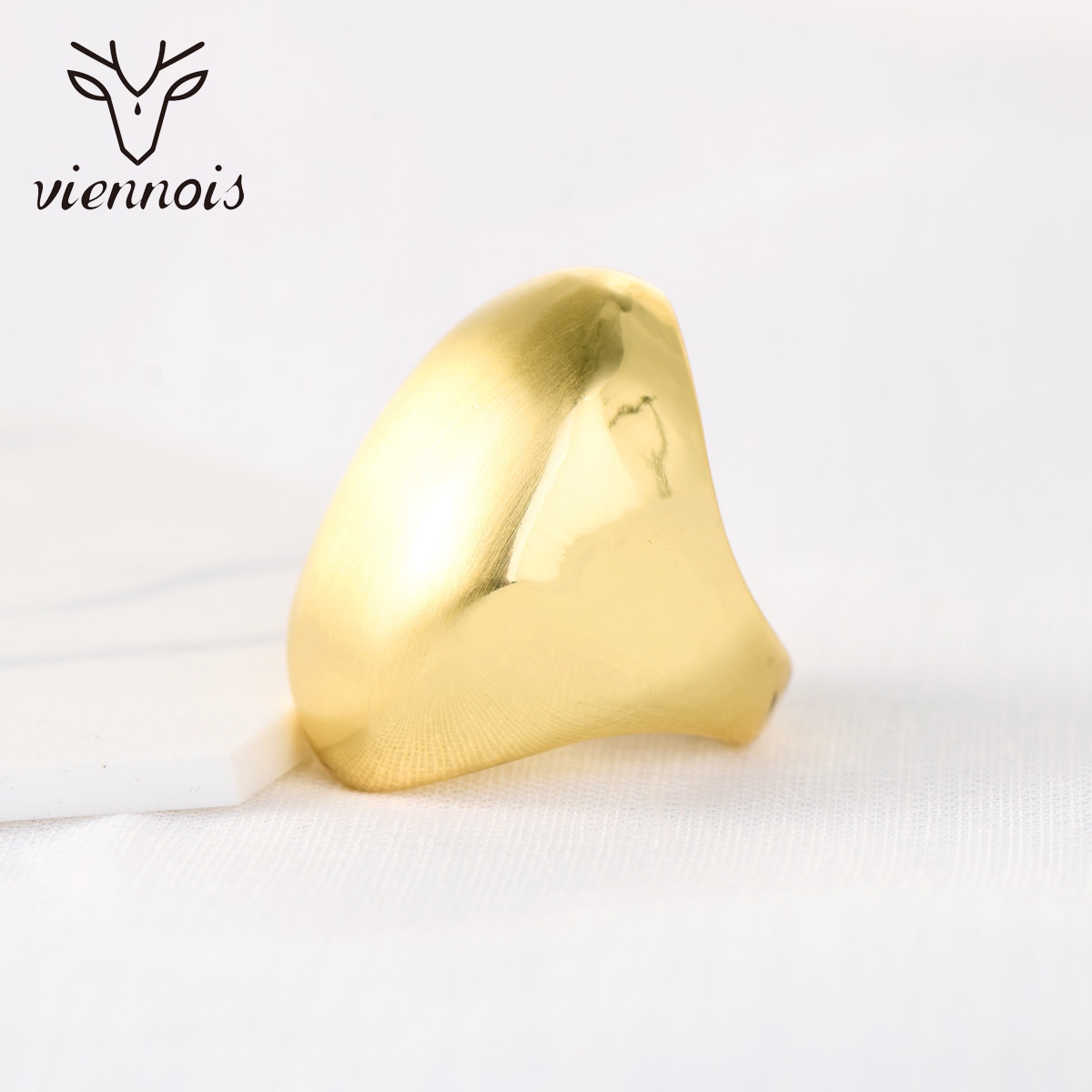 Shop Zinc Alloy Big Fashion Ring with Wow Elements