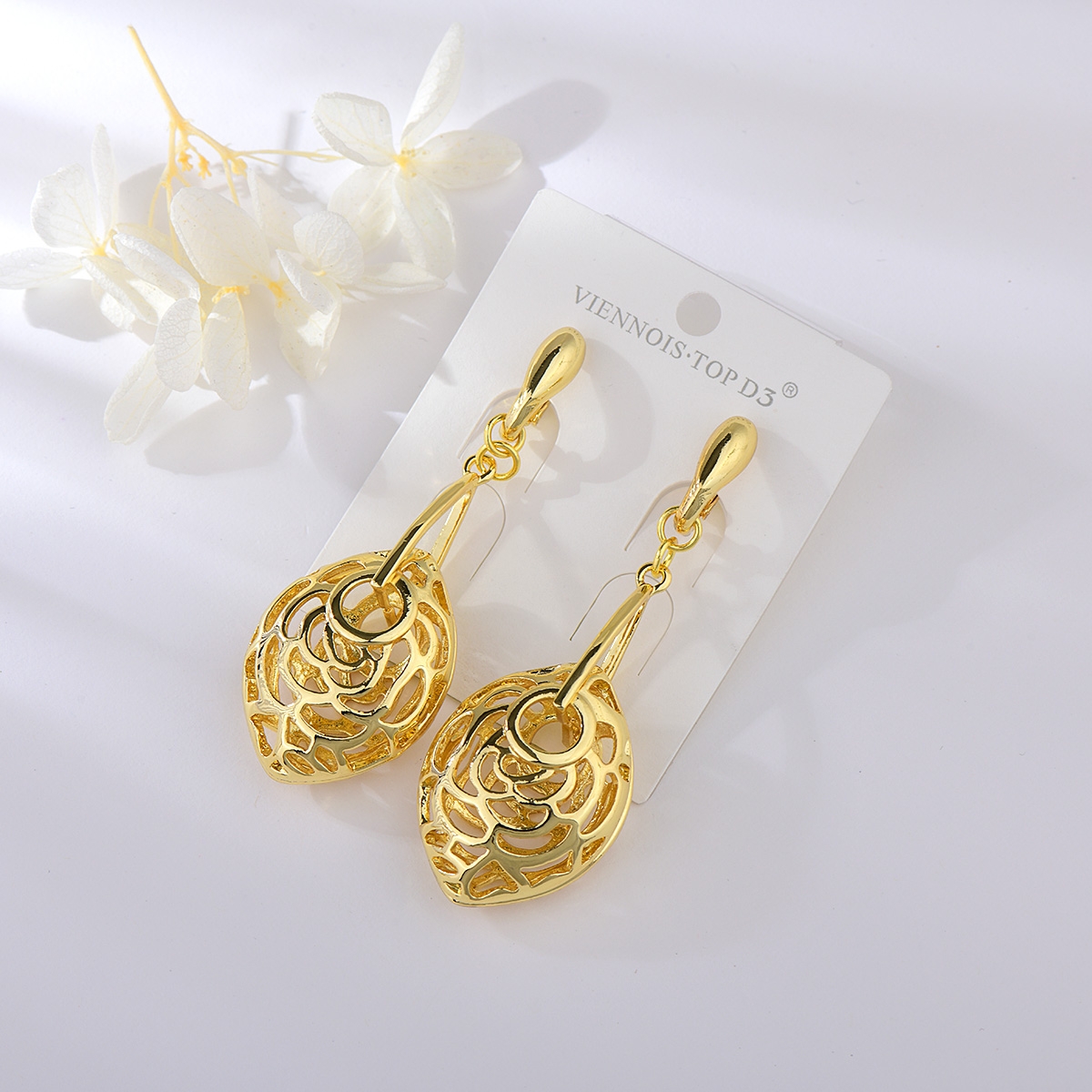 Designer Gold Plated Dubai Dangle Earrings with No-Risk Return Designer Gold Plated Dubai Dangle Earrings with No-Risk Return