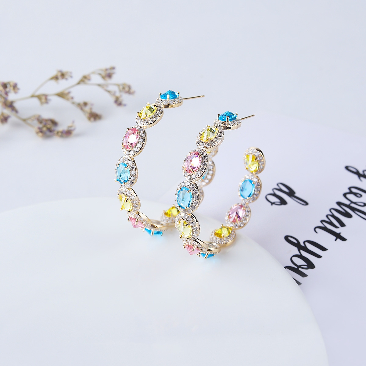 Luxury Big Dangle Earrings with Beautiful Craftmanship