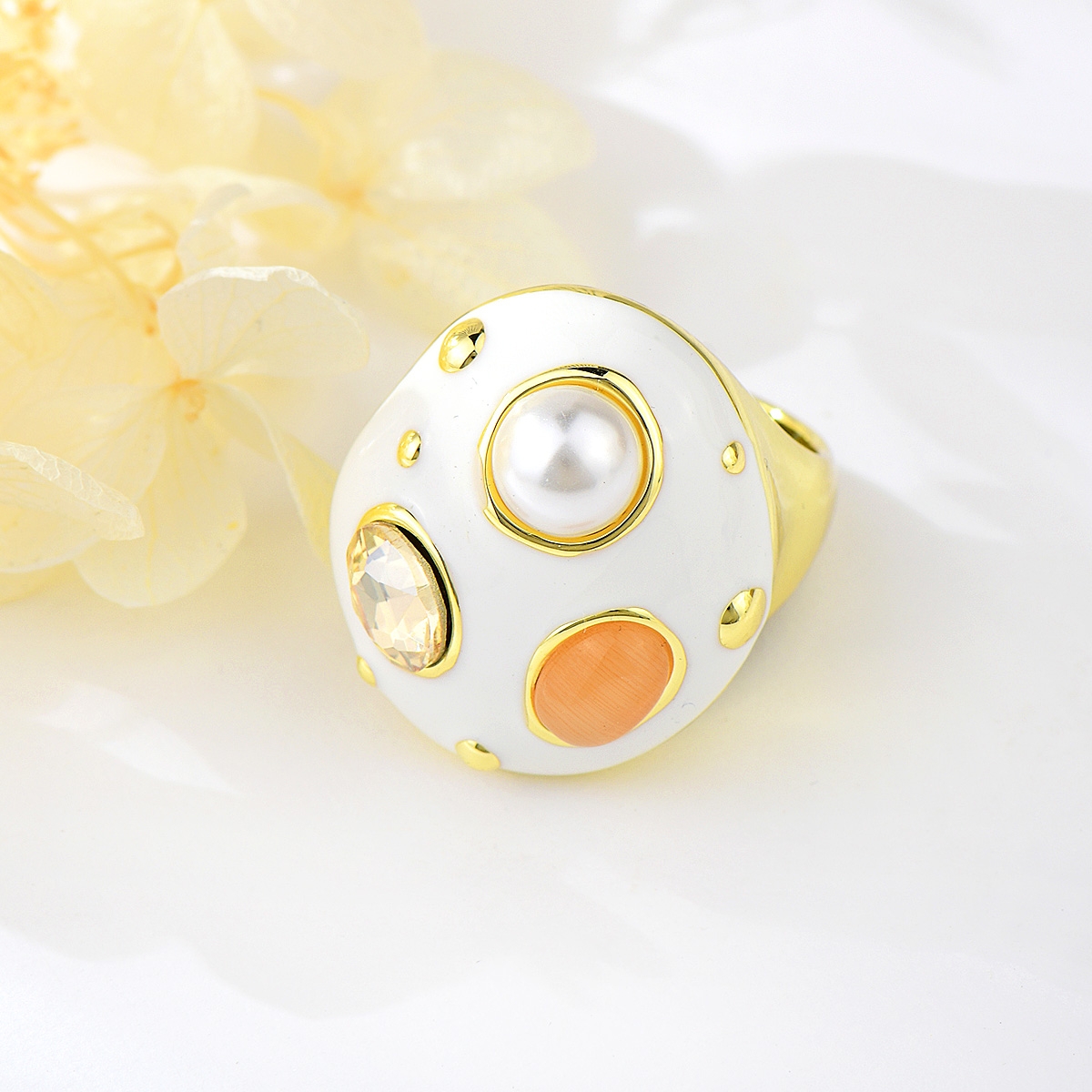 Unusual Small Artificial Crystal Ring